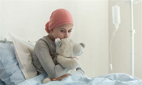 اعراض سرطان الدم الحاد وطرق علاجه