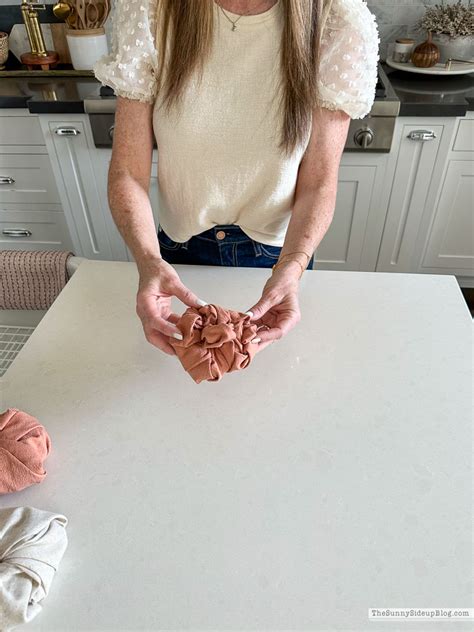 How To Make A Pumpkin Napkin And Set A Cute Fall Table The Sunny Side Up Blog