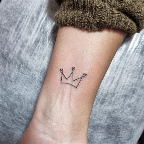 25 Crown Tattoos So Stunning Youll Be Obsessed — Wait Until You See 12