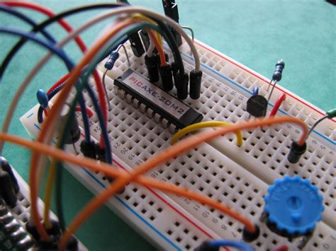 Picaxe Thermometer Prototype With Ds18b20 Sensor And Lcd Display