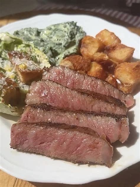 Benny Blanco Reveals How He Helps Selena Gomez Get In The Mood For Sex The Advertiser