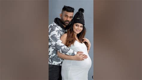 “එයා එයාගේ පළවෙනි බිරිඳ එක්ක ජීවත් වෙන්න තීරණය කලා එයා කොහේ හරි සතුටින් නම් මට ඒ ඇති හසිනි