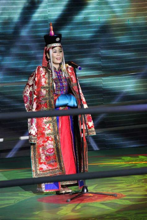 Дуучин Б Анар