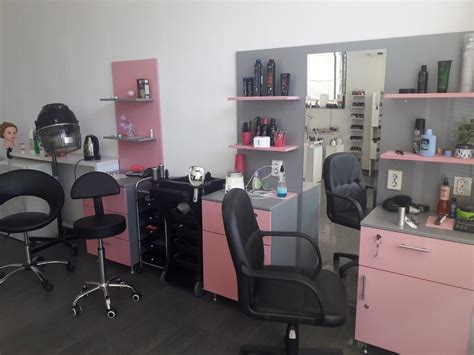 Подстригване боядисване с боя на клиента или кичури с фолио плюс оформяне със сешоар