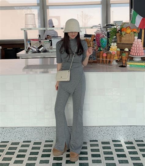 삐뽕언니 이너프 밍크안감 트레이닝세트2color 트레이닝셋업 밍크세트 밴딩바지 부츠컷바지 트레이닝바지 골지 스판바지 한파팬츠 겨울트레이닝 반목티셔츠 반목폴라 오부반팔