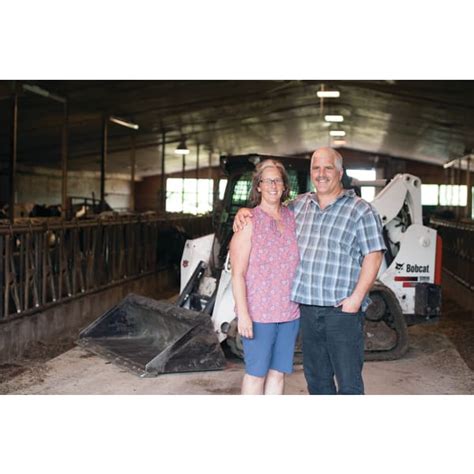 Moovin On Dairy Farm Switches To A Bobcat Compact Track Loader Bobcat Company