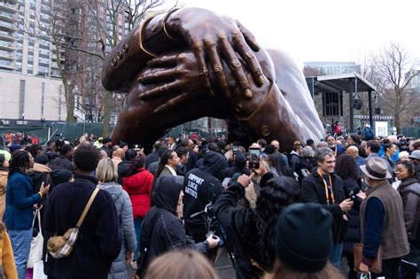 Boston Sculpture Honoring Mlk Coretta Scott King Gets Mixed Reviews