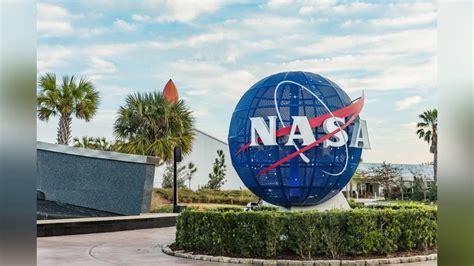 Nasa Finds Seven New Dark Comets That Might Have Brought Life To Earth