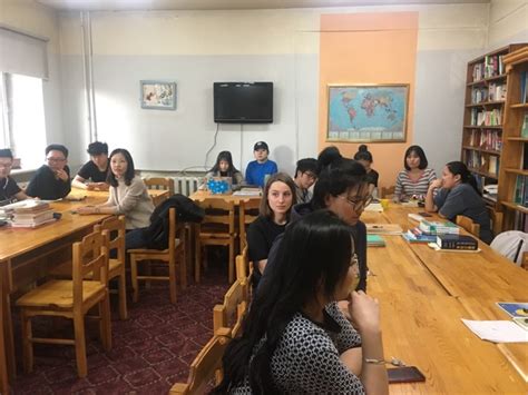 Дотуур байрны оюутнуудад цагдаагийн ажилтнууд цувралаар яриа… Монгол Улсын Их Сургууль