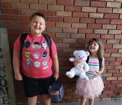 Galerie Matka Měla Sex S Pitbulem A Pak Oběsila Své Dvě Děti †4 A †8