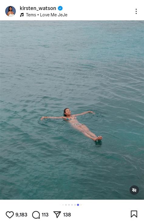 ワトソンさん、まるで人魚！ゴージャスなビキニ姿を披露【写真複数】：中日スポーツ・東京中日スポーツ