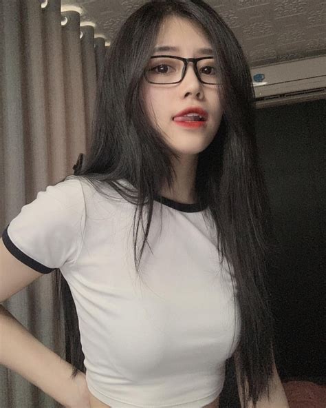 Khi Các Nữ Streamer Sexy Bị Gạ đi Tour Khoe Thân Với Giá Hàng Trăm