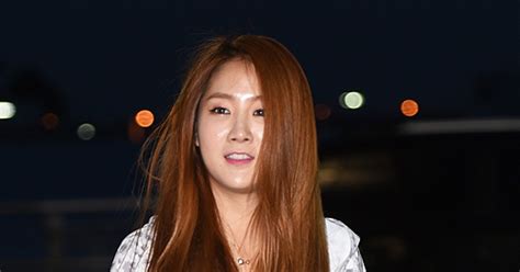 [포토엔]씨스타 소유 핫팬츠가 잘 어울리는 각선미