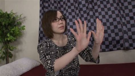 エレガント人妻ナンパ5 気品漂う上品な奥様が醸すフェロモンは欲求不満の裏返し 声をかけると昼間っから欲情ドスケベsexの虜に アダルト動画
