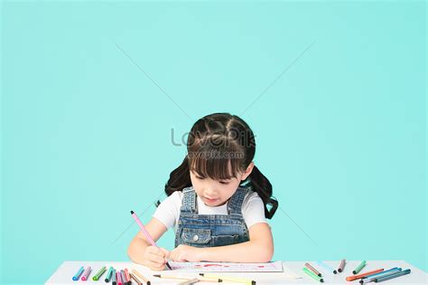 어린 소녀 그리기 사진 무료 다운로드 Lovepik