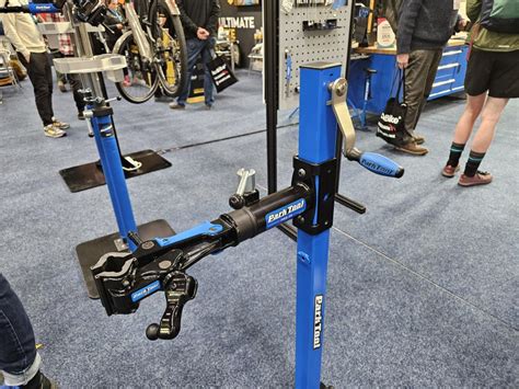 Park Tools New Wind Up Stand Could Make Working On Heavy Bikes A