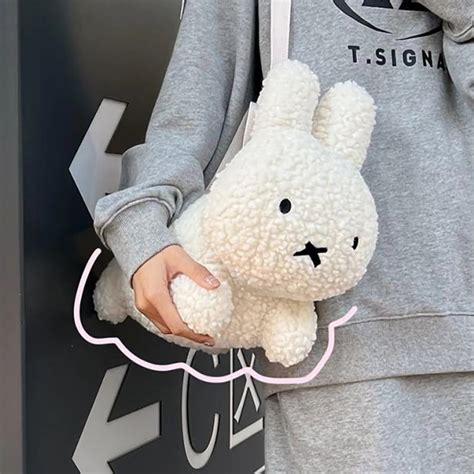 미피 Miffy Miffy 인형 패션 숄더백 여성용 귀여운 플러시 Miffy 토끼 만화 메신저백 다용도 가을 및 겨울