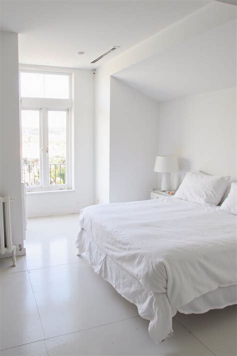 30 White Bedroom Decor Ideas Living Around The World