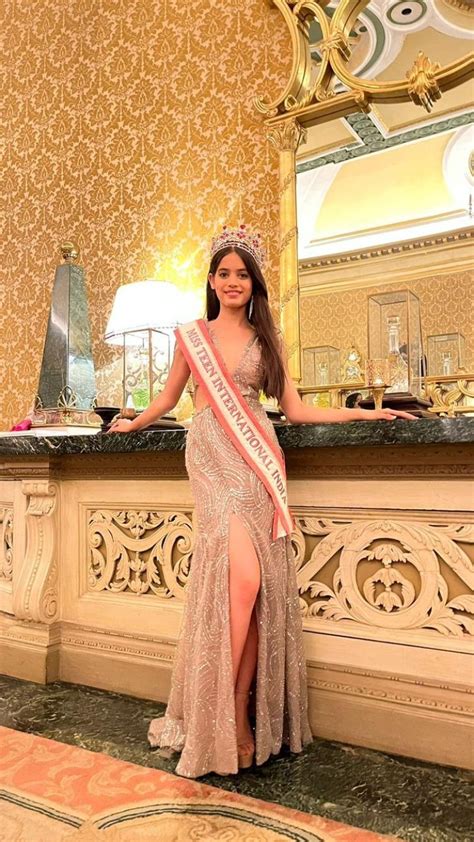 Urmila Matondkars On Screen Daughter Sejal Gupta Crowned As Miss Teen