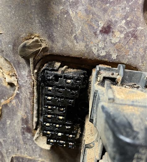 Identifying A Firewall Connector W Horizontal Spades Jeep Enthusiast Forums