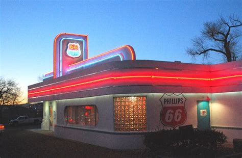 Step Into The 1950s At This Nostalgic Retro Restaurant