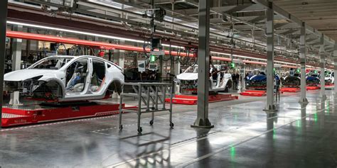 tesla stock drops its analyst meeting lacked one important thing