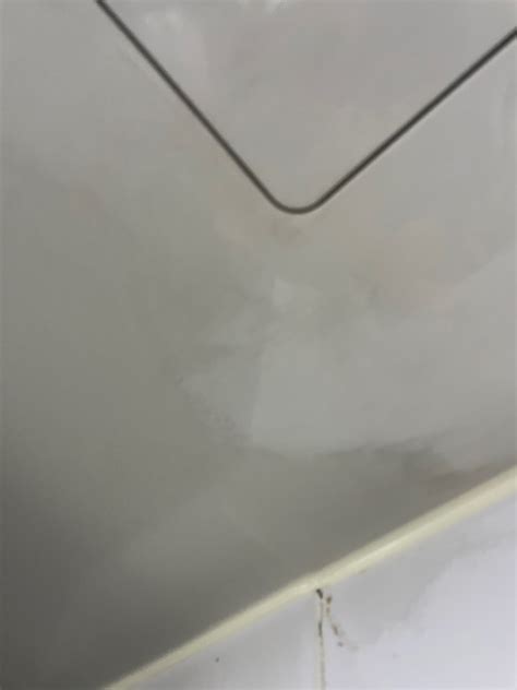 플라스틱 검은 얼룩 정체가 뭐죠 ㅣ 궁금할 땐 아하