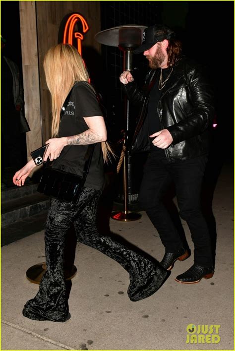 Avril Lavigne Country Singer Nate Smith Catch Dinner Talk Music Photo Avril