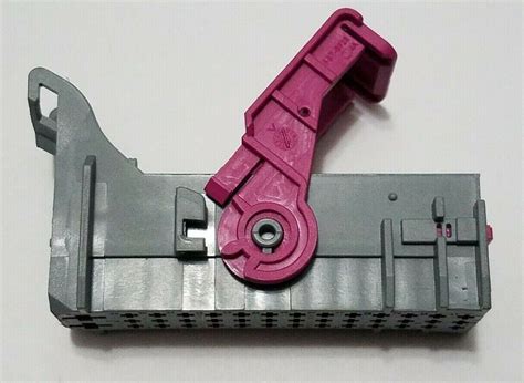 Delphi Pbt-gf20 4 Pin Connector