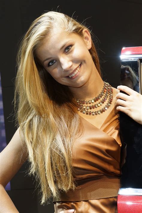 Frankfurt Motor Show girls (2011) - picture 4 of 20