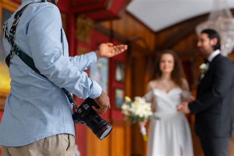 how to choose a wedding photographer go beyond bounds