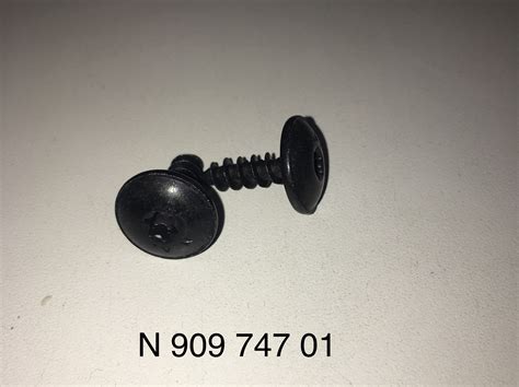 5N0807184B направляющая бампера и мелочи — Volkswagen Tiguan (1G), 1,4 ...