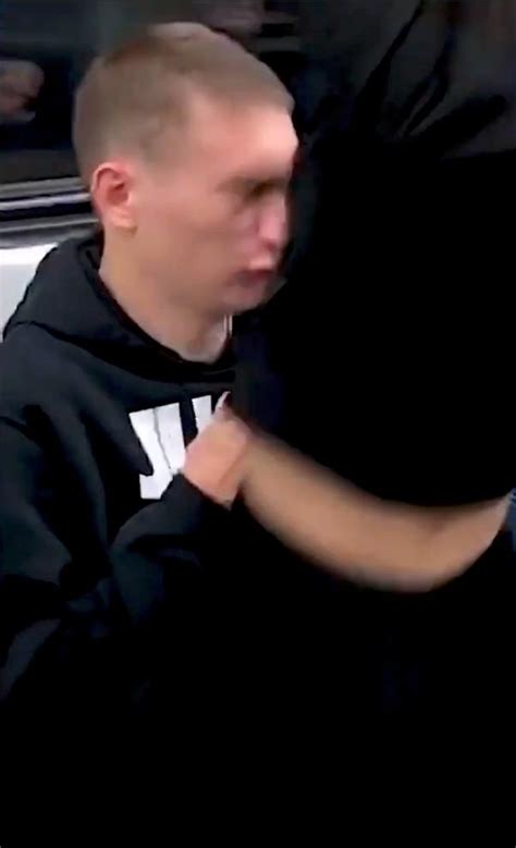 Tiktok上小姐姐為獲取流量，公然調戲男孩子 每日頭條