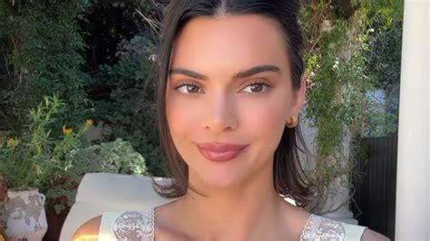 Kendall Jenners Workout Fit Will Make You Do A Double Take Mandatory