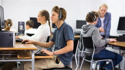 Почти 70 детей из Волновахи посетили Ямал Ямал Медиа