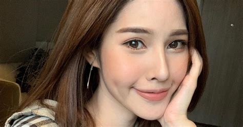 Gadis99 NGENTOT PAKAI ALAT SEX