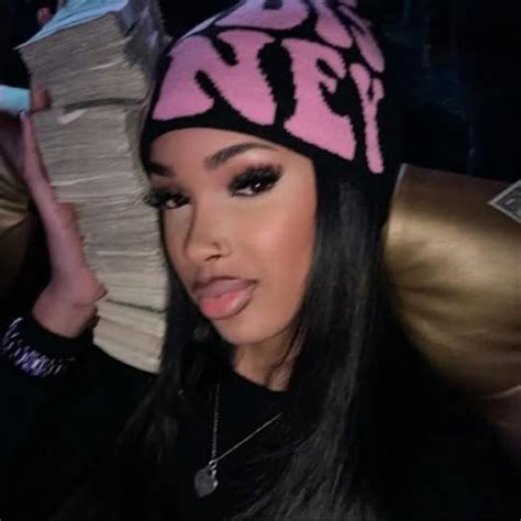 When Yall Talk About Not Doing Wifey Things For A Babefriend How