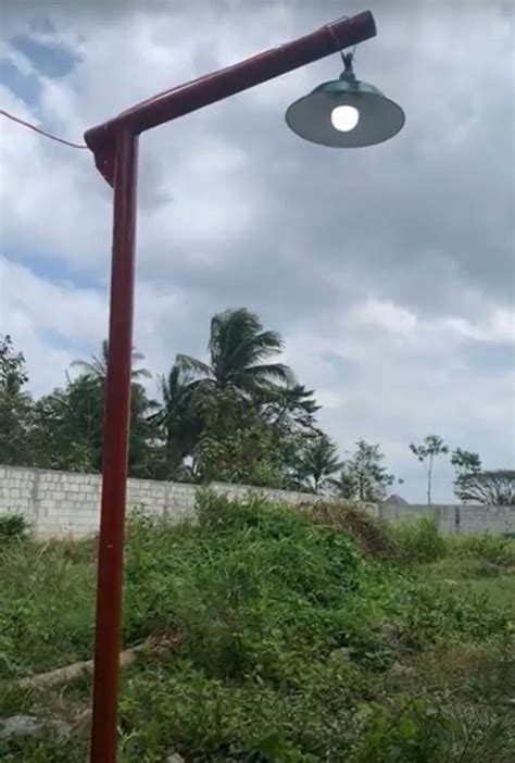 Pemasangan Tiang Lampu Jalan Oleh Mahasiswa PMM Kelompok Gelombang UMM Jurnalpost