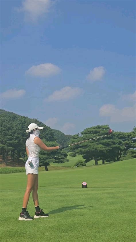 티샷 루틴 스치니들은 티샷하는데 몇초 걸려 방향보고 공떨어뜨릴곳 생각하고 빵야 난 보통 15~20초 사이더라구