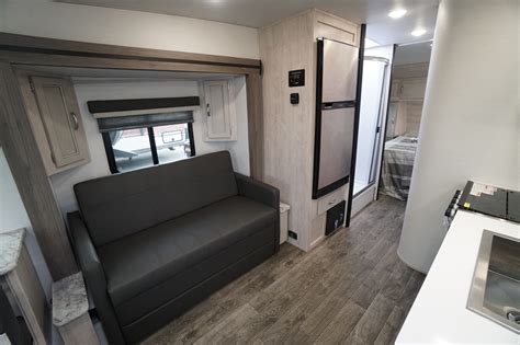 2025 Gulf Stream Vista Cruiser 23rss Listowel On N4w 1m6 Trailer