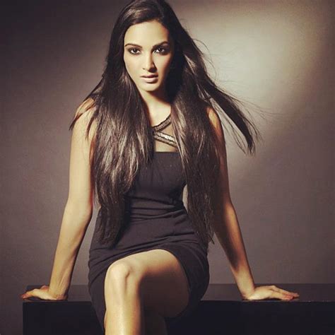 Kiara Advani Is Sizzling In This Super Hot Pic Kiara Advani Hot And Sexy Photos Kiara Hot