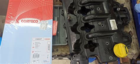 Замена прокладки клапанной крышки и уплотнителей впускного коллектора ...
