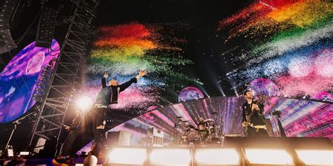 Coldplays Record Breaking Tour Is Coming To Toronto — Heres What To