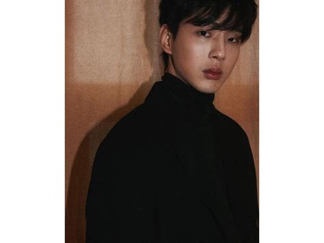 Korean Actor Kim Ji Soo Officially Signs Contract With Gmas Sparkle