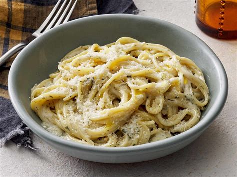 18 Creamy Pasta Recipes That Make The Most Craveworthy Dinners