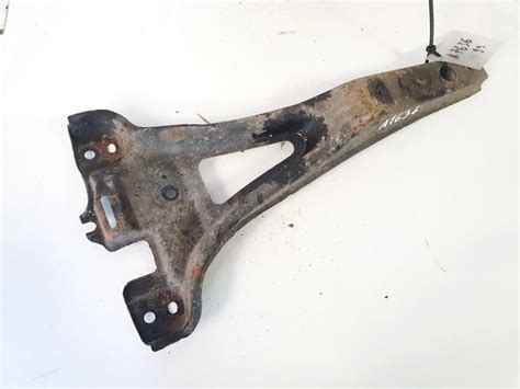 Used Used Engine Mount Bracket And Gearbox Mount Bracket Volkswagen