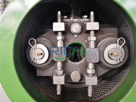 T H Coco Peat Pellet Machine For Coconut Coir Pith Husk Shell