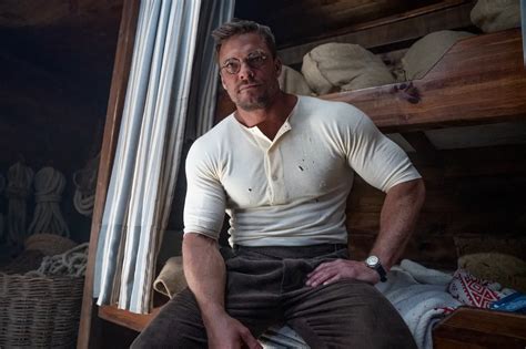 Alan Ritchson Come Batman Il Volto Del Crociato Incappucciato Nel Dcu