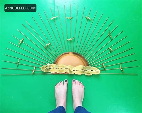 Emily Gwin Feet Aznudefeet