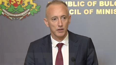 Красимир Вълчев Специалностите Медицинска сестра и Акушерка стават защитени а обучението